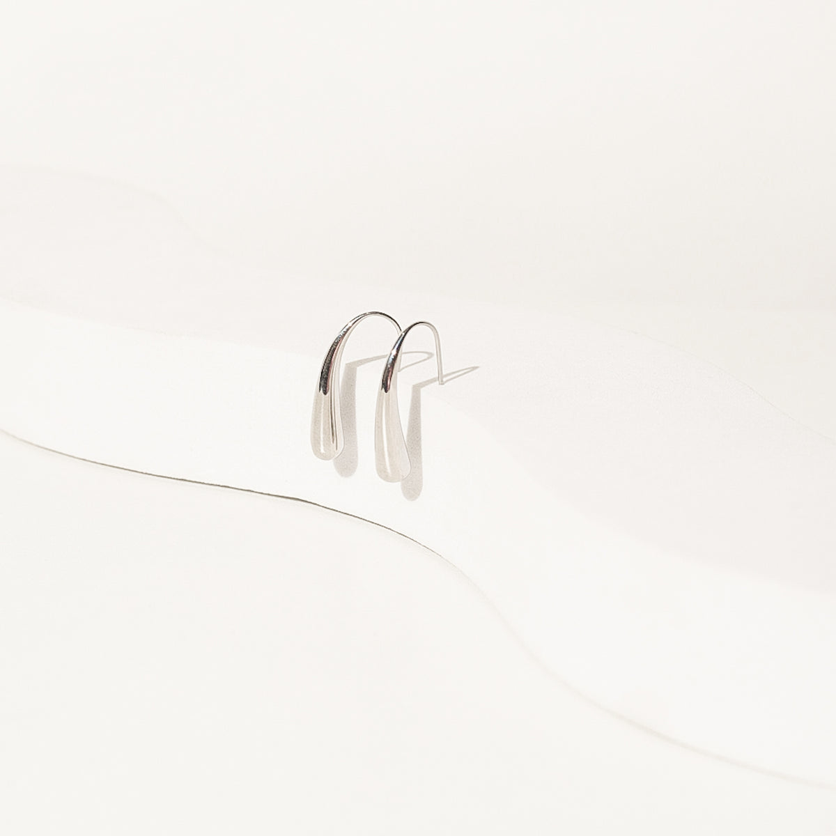 Ara Large (Silver) – Sunspell